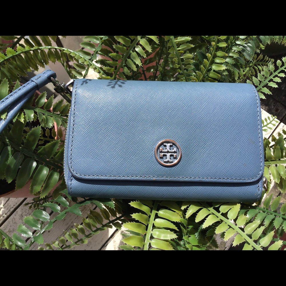 Tory Burch Logo Wristlet Zip Wallet Blue Leather - Gem